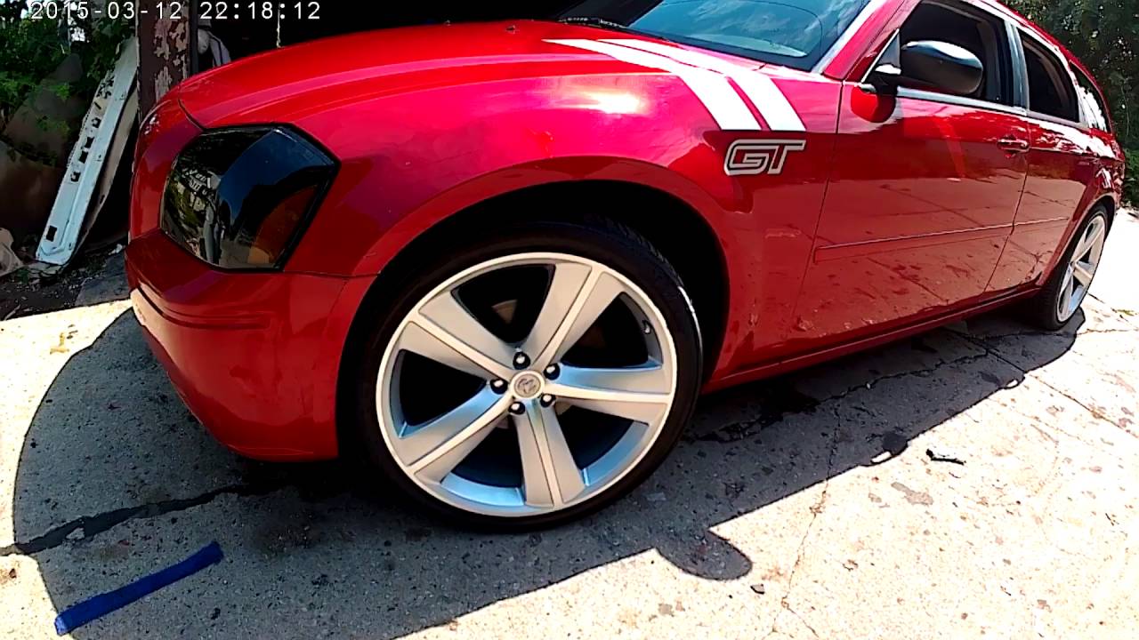Dodge magnum on 22" replicas - YouTube