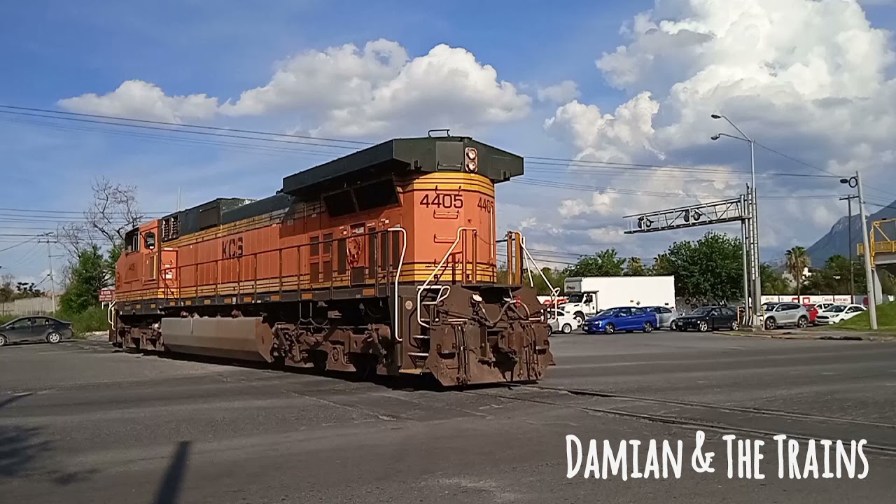 KCS #4405 con otra piel. Dash 9-44CW - YouTube