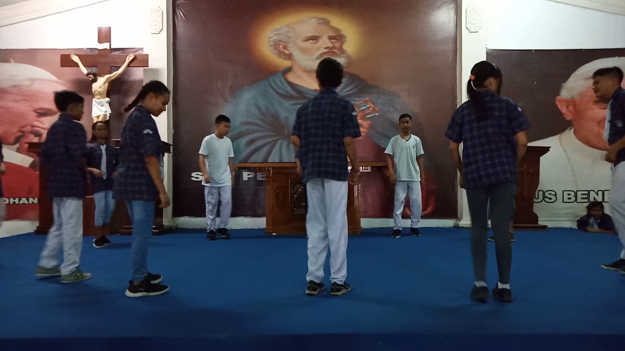 Traditional dance Tebe by Boys and Girls grade 7 n 8 NCIPS _JHS KUPANG ...