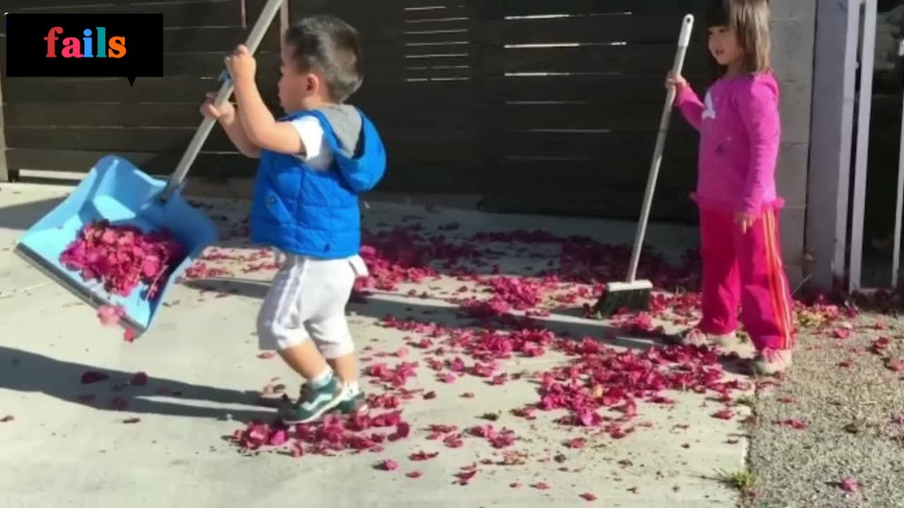 Try not to laugh kids - Super Funny Kids Fails - YouTube