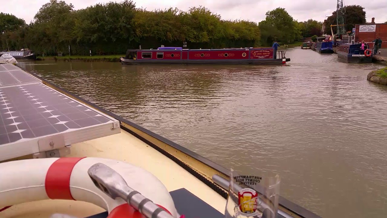 Gayton Junction Grand Union Canal time lapse - YouTube