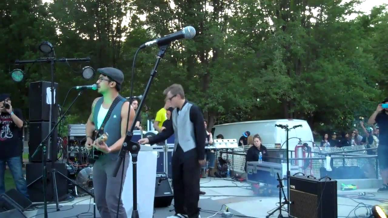 James Cavern at 2013 Concerts in The Park - YouTube