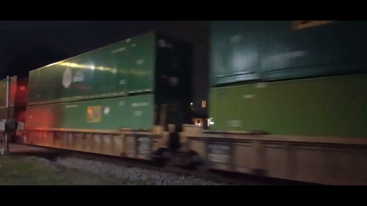 NS 283 with BNSF H3 7854 ES44DC and GECX(ex BNSF H2) 4940 D9-44CW - YouTube