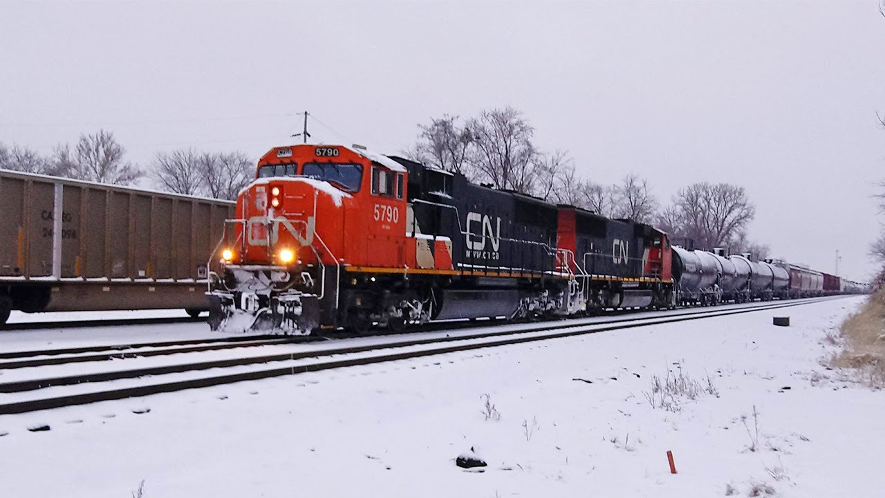 12/16/19 - CN 5700 series SD75Is lead CN A432 - YouTube