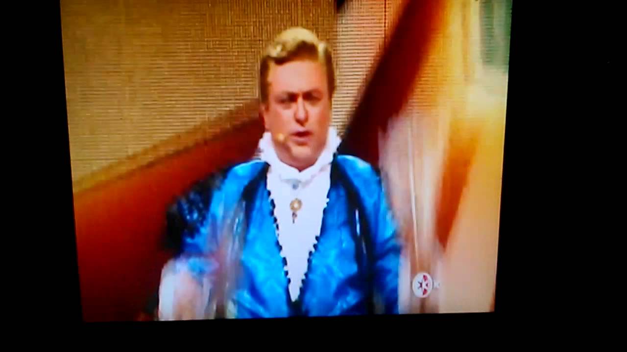 Luisito rey parodiando locomia - YouTube