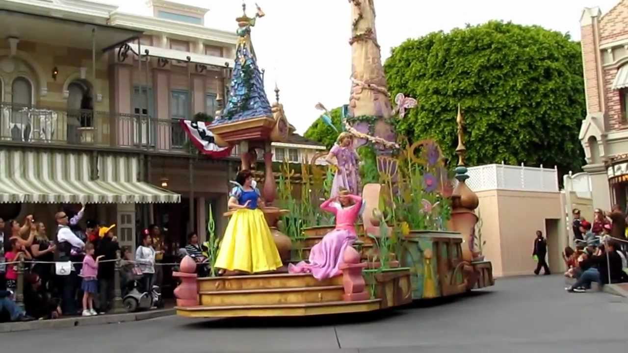 Anaheim USA Disneyland Parade - June 2012 - YouTube