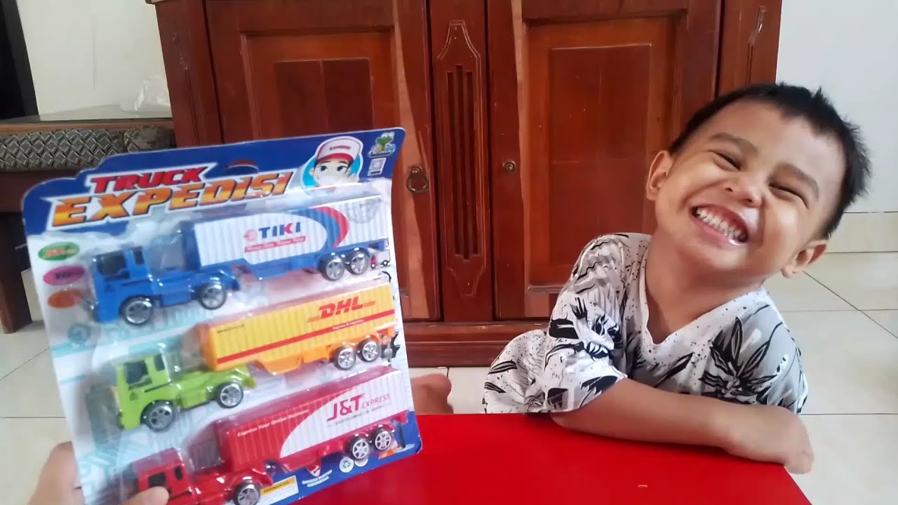 Unboxing Mainan Truk Kontainer, Truk Paket, Truk Ekspedisi - YouTube