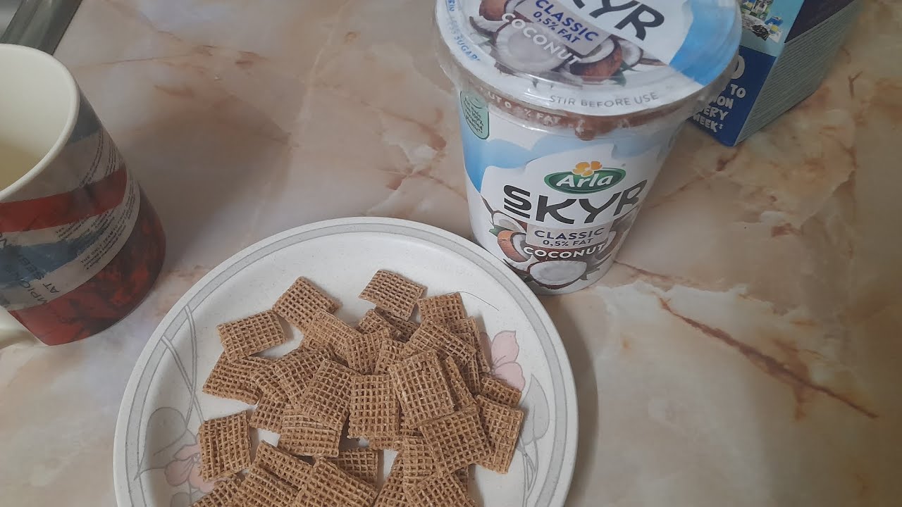 Skyr coconut Yogurt & Shreddies Cereal eating ASMR - YouTube