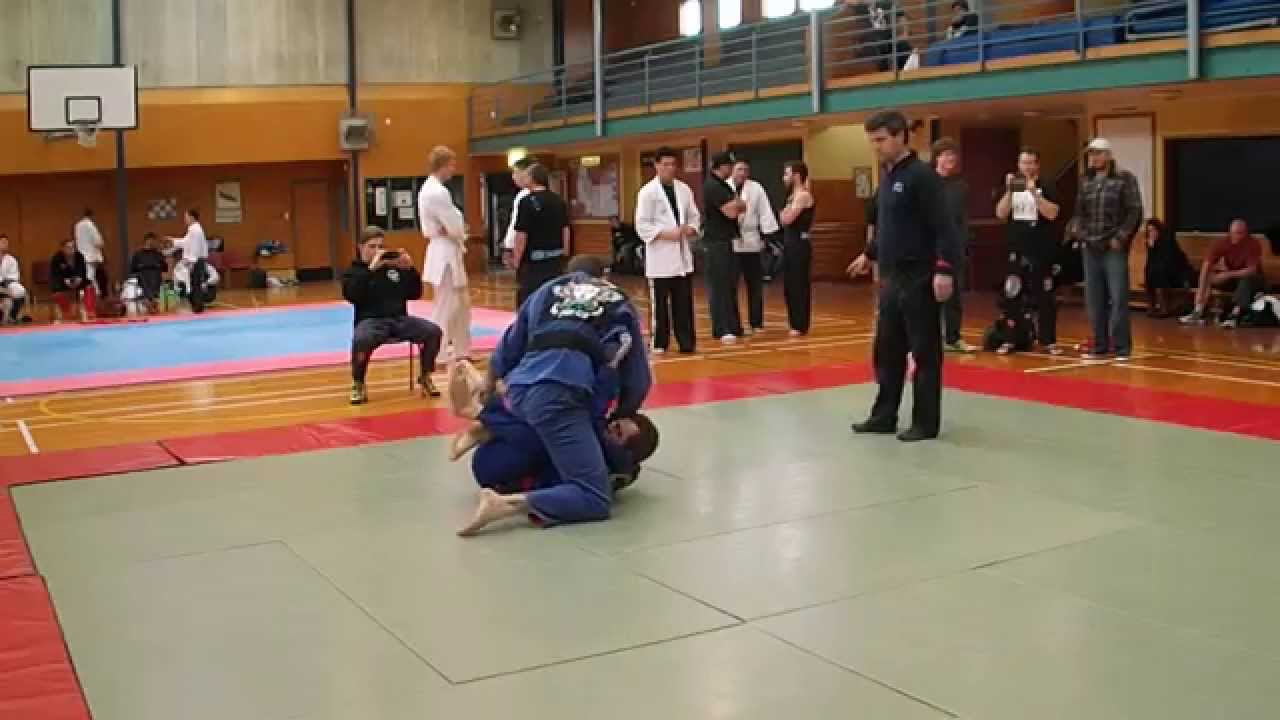 Ben Jacobs vs. Dan Digby - YouTube