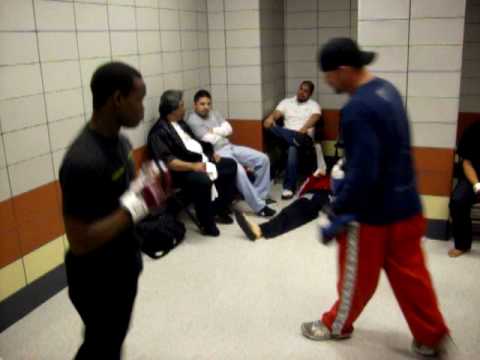 XTREME MMA KASHIFF ''THE BLACK MAMBA''SOLARIN doing mitts with Coach ...