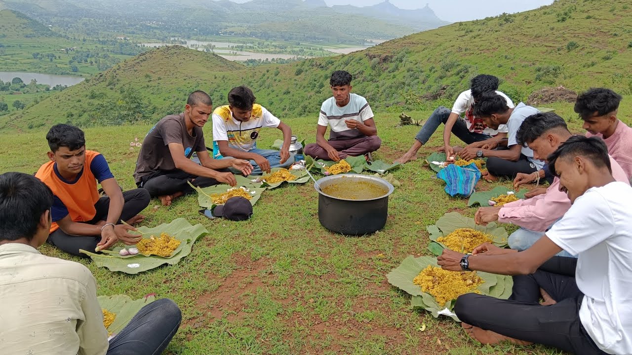 डोंगरावर पार्टी करण्याची मज्जा 🌾🌱🌿🏞️ ️🎵#jggd_gavathi_boys_vlog #jggd ...