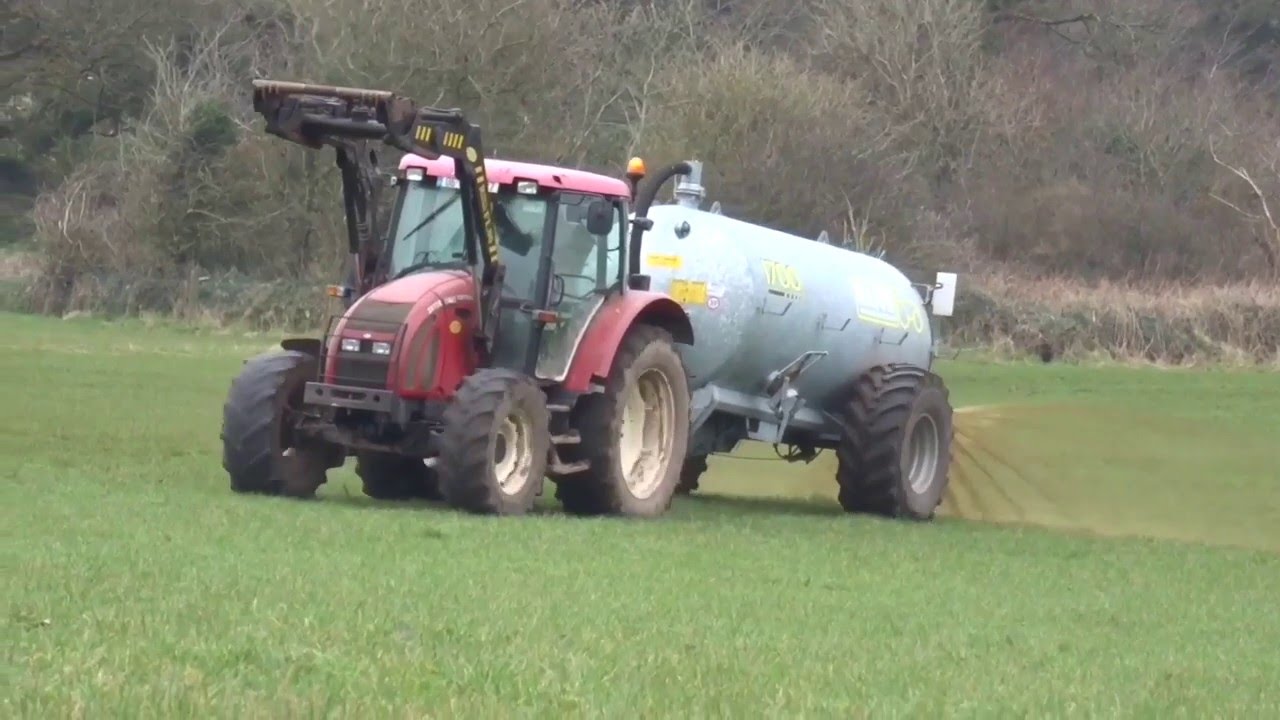 Spreading Slurry 2016 - YouTube