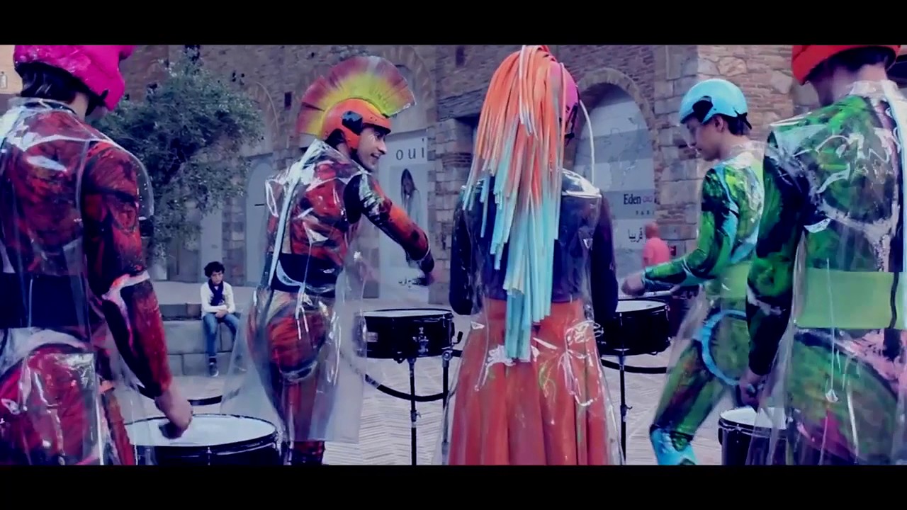 Paint drummers - YouTube