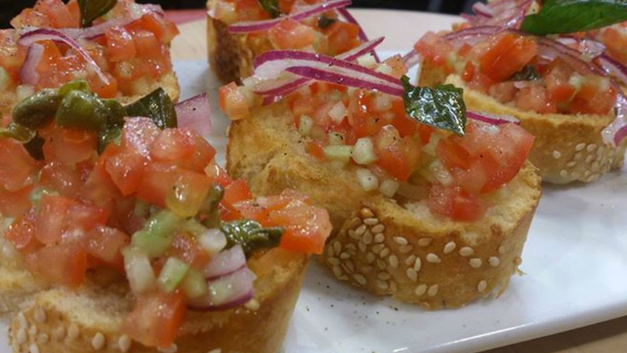 Tapas de jitomates, alcaparras fritas y albahaca - YouTube