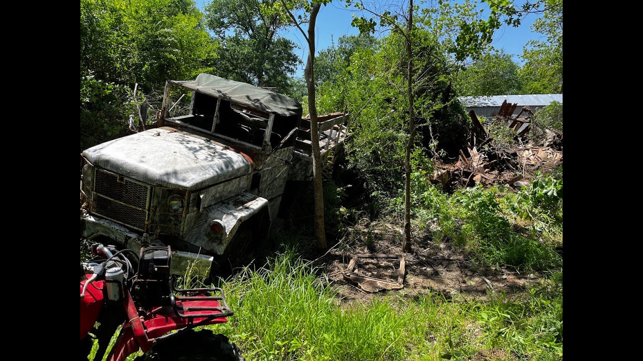 Cameron got the Duce and a half stuck! - YouTube