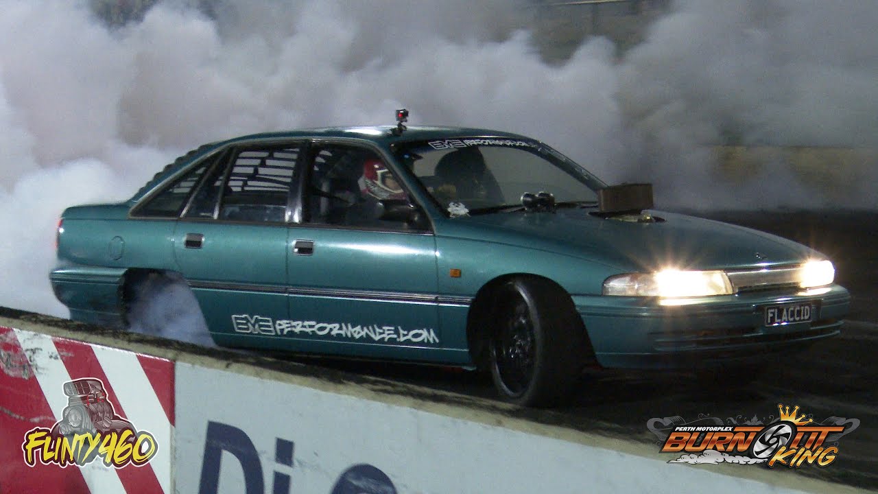 LS1 VP COMMODORE "FLACCID" AT BURNOUT KING - YouTube