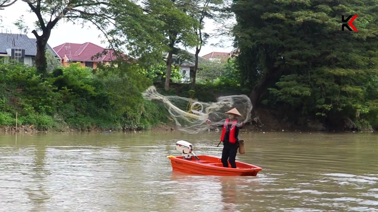 Memancing Ikan di Sungai dengan Perahu PE Keman Boat - YouTube