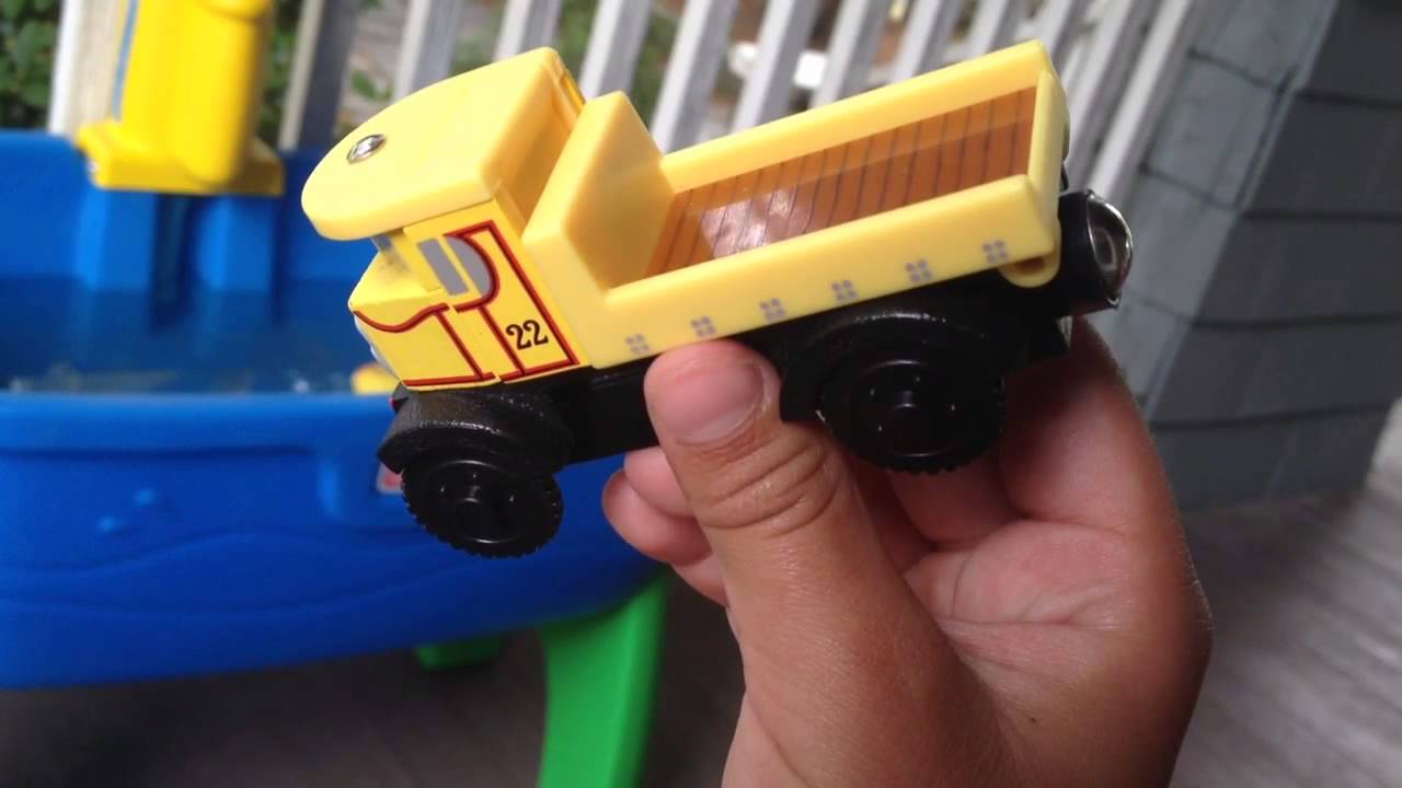 Thomas Wooden Railway - Isabella - YouTube