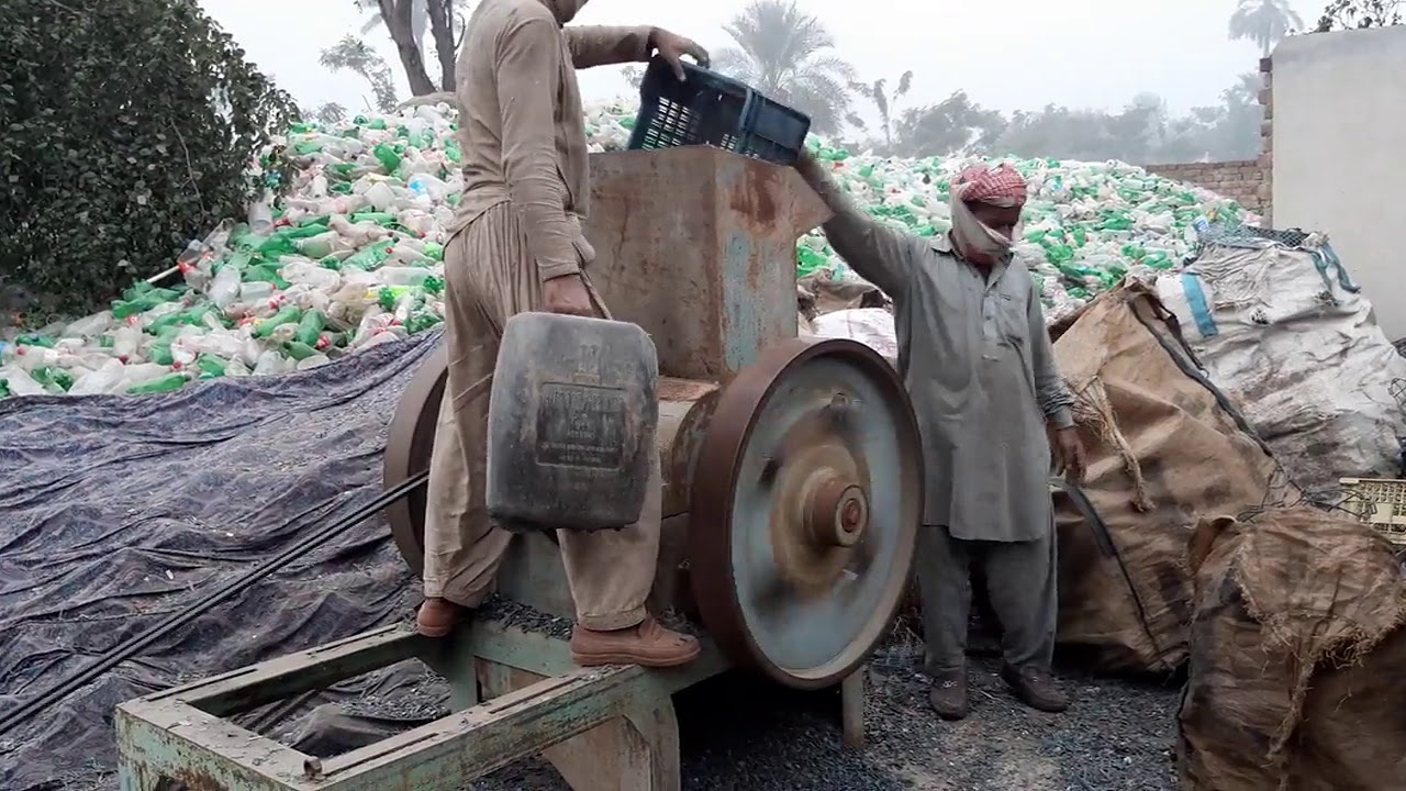 Crushing Crunchy & Soft Things by Machine! Experiment: THINGS VS ...