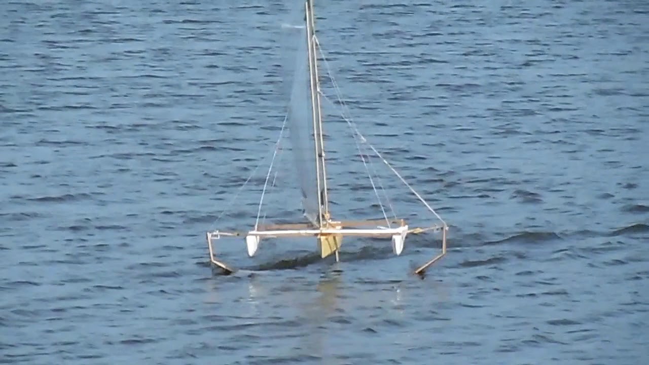 foiling model trimaran - YouTube