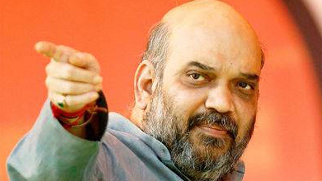 Can we give a round of applause to mota bhai who has made the bhagwa ...