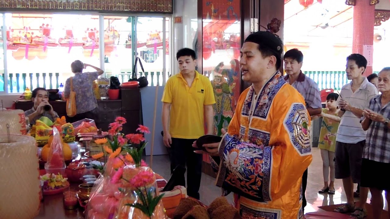 Chu Sheng Temple - 林府大人千秋 －4.MOV - YouTube