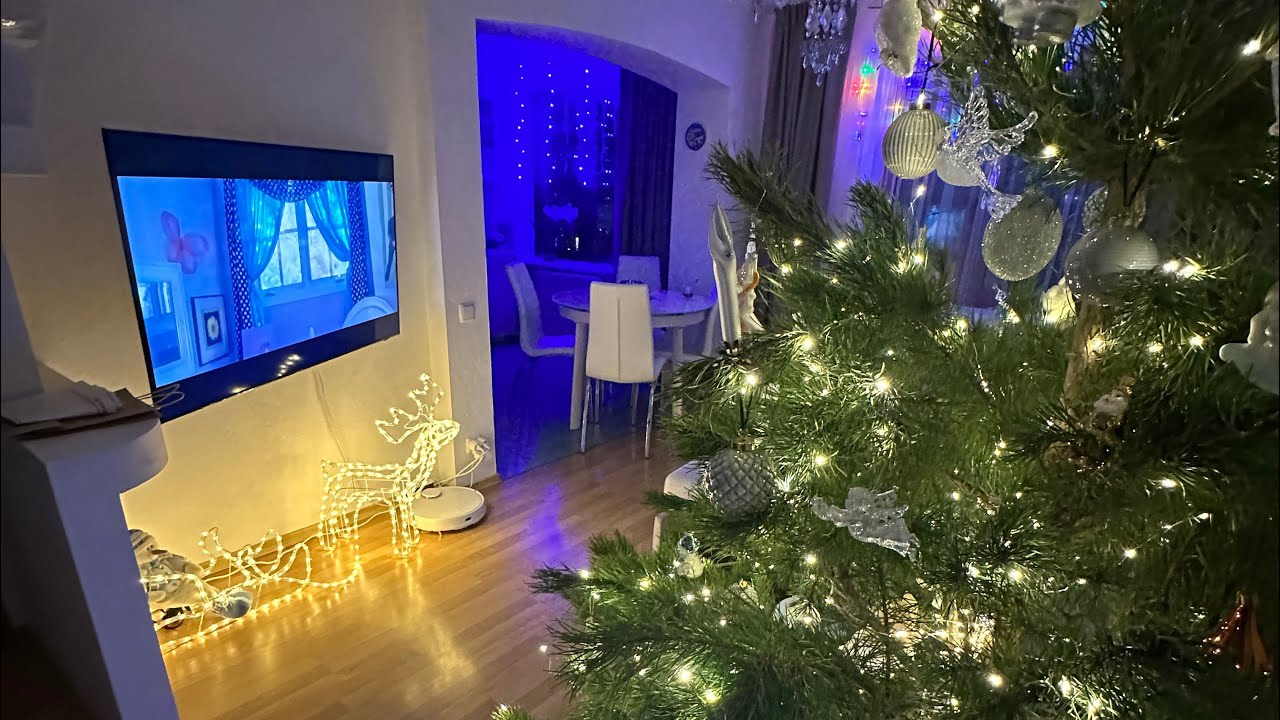 Новый год 2024 Какие подарки Евочка нашла под елкой 🎄 распаковка и ...