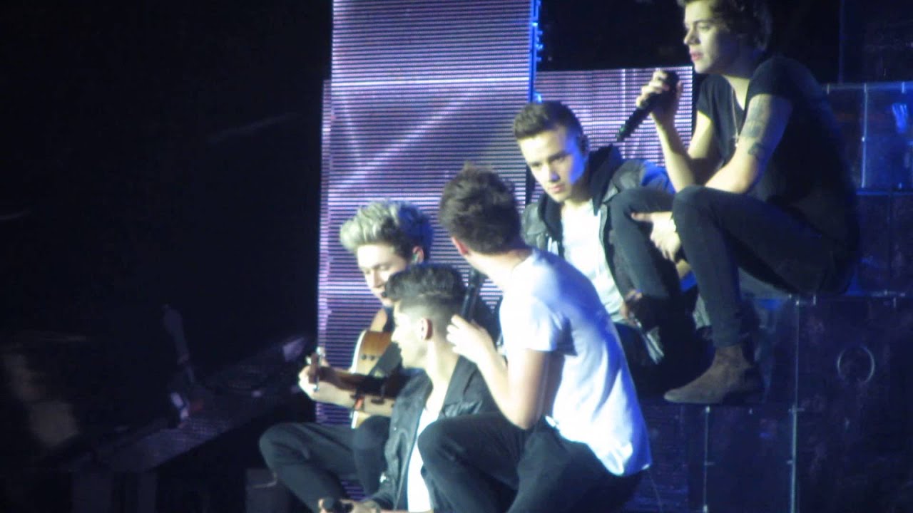 One Direction - Little Things + Lime Fight | Manchester - YouTube