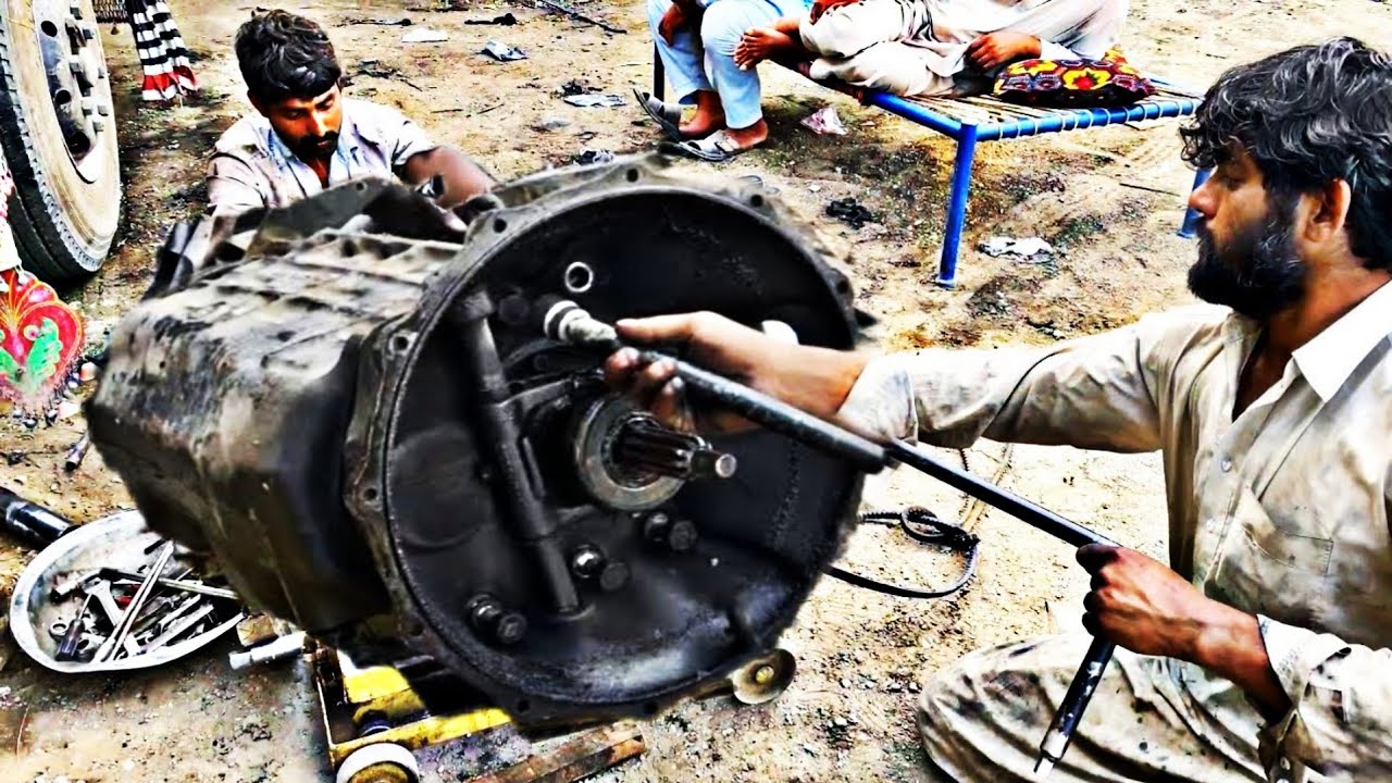 How to Replace A Hino Truck Transmission- How To CHANGE Gearbox OF A ...