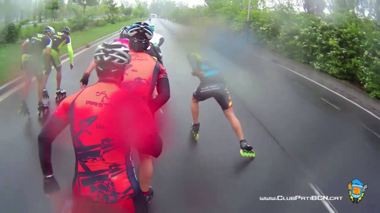 Speed skating marathon under the rain HD - YouTube