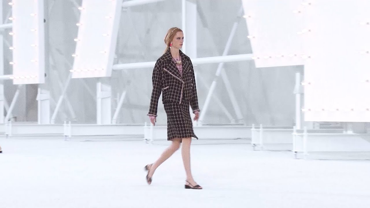 Spring-Summer 2021 Ready-to-Wear Show First Look — CHANEL - YouTube