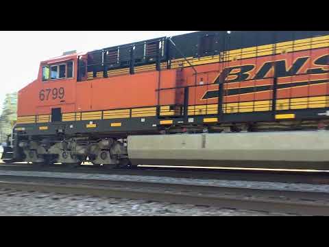 BNSF 6799 leads Eastbound Vehicle Train. - YouTube