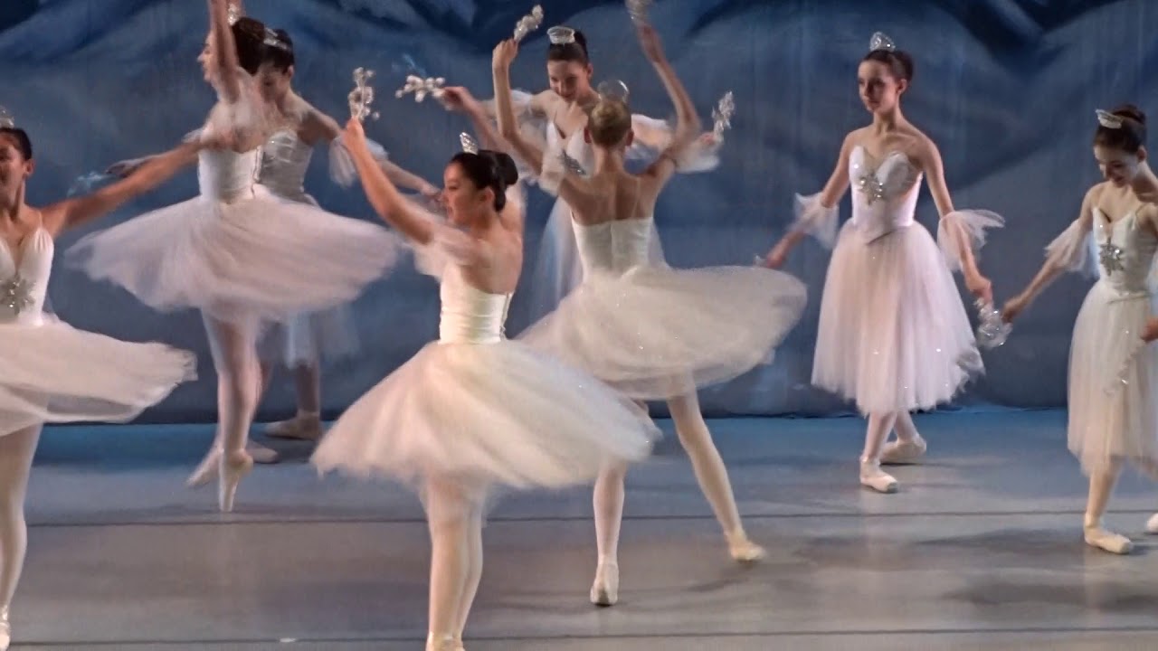 Greenwich Ballet Academy - Nutcracker 2017 - Snowflake Dance - YouTube