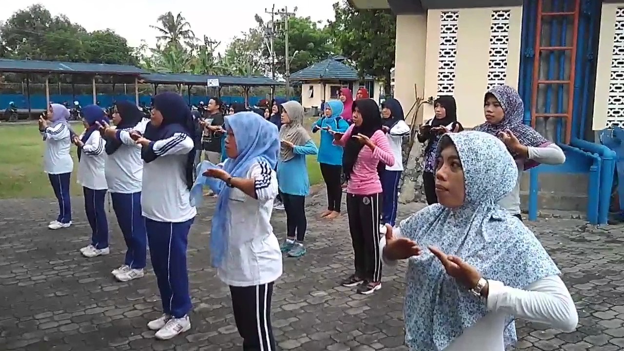 Senam PT PHILLIPS SEAFOODS PLANT PEMALANG - YouTube