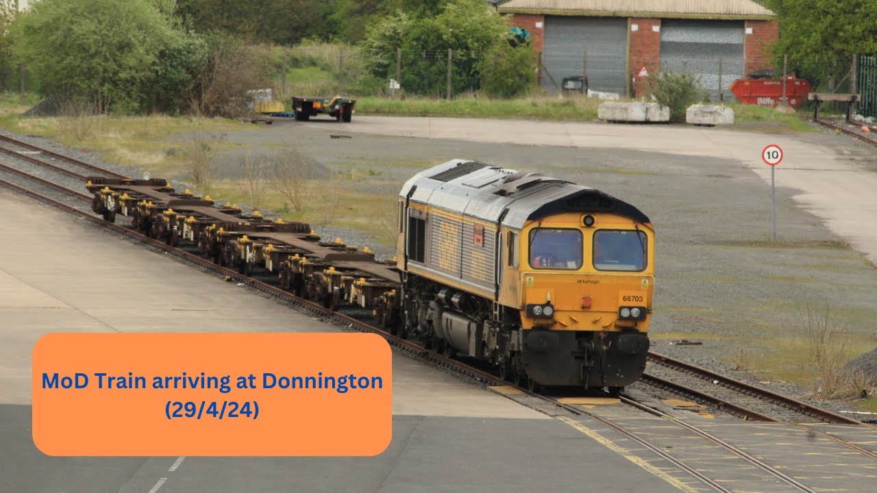 MoD Train arriving at Donnington 66703 6G84 - YouTube