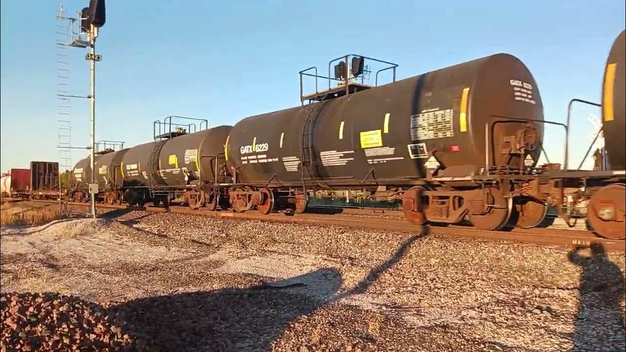 BNSF 3267 lead Mix Freight at Bucklin MO by Marceline Subdivision - YouTube