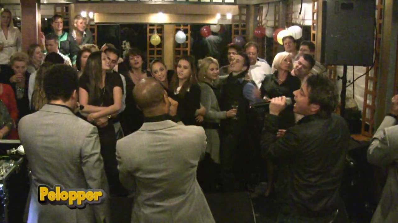 Addie Timmermans & Re-Play zingen Never Nooit Meer - YouTube