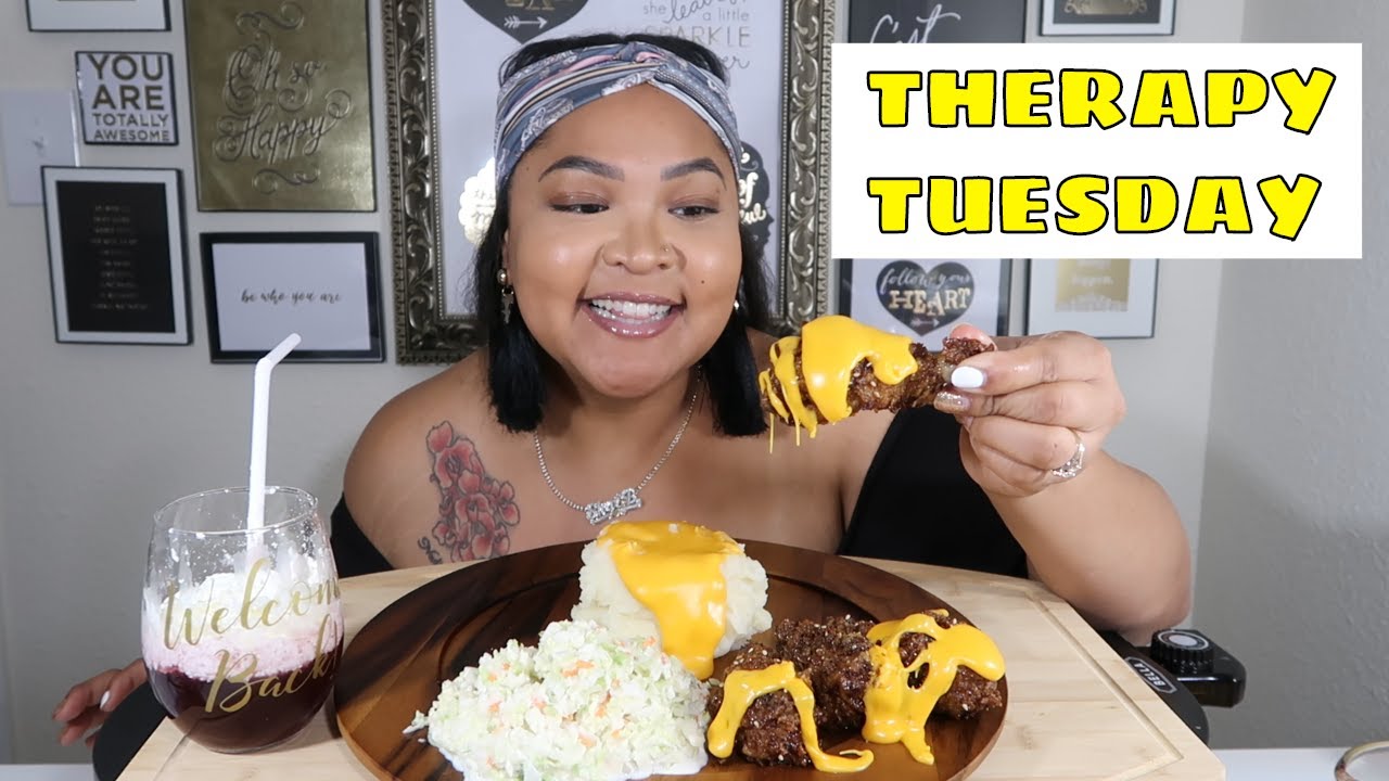 KOREAN FRIED CHICKEN WITH COLESLAW | Shai Snacks EATING SHOW - YouTube