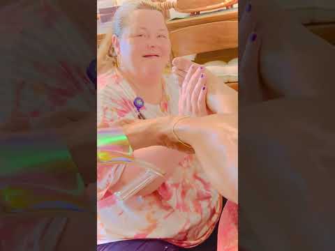 White madam trains fat, stupid maid to wipe and massage her beautiful feet!