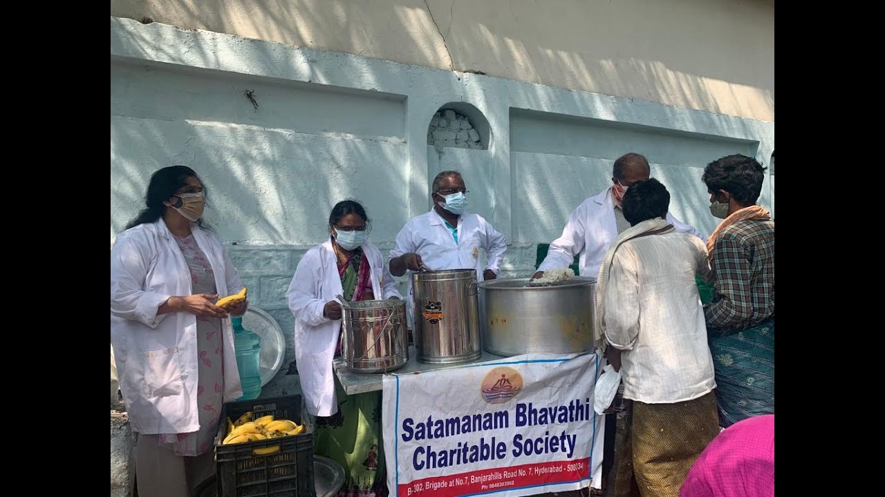 Annadanam by Satamanam Bhavathi Charitable Society - YouTube