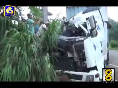 Sri Lankan Public Bus Accident in Aug 2016 - YouTube
