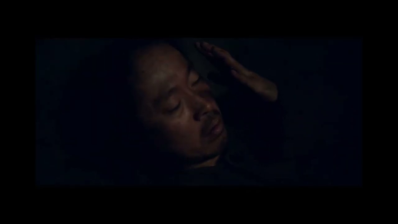 #Moving i knew it Kim Doo Shik is alive and he saved mr wave - YouTube