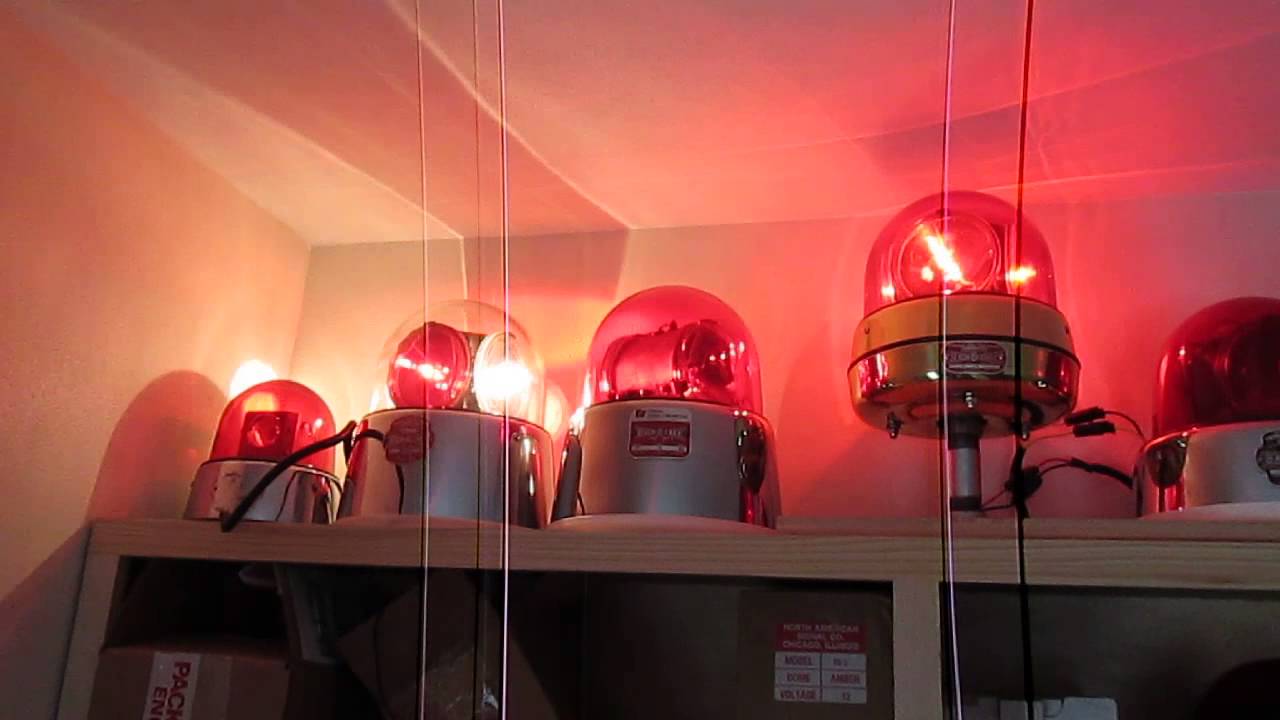 Federal Signal Beacon Ray 176 & 176A HD - YouTube