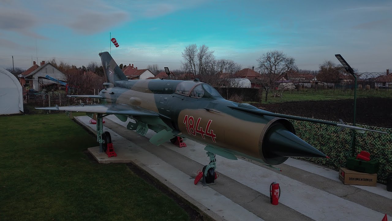 MIG-21 - YouTube