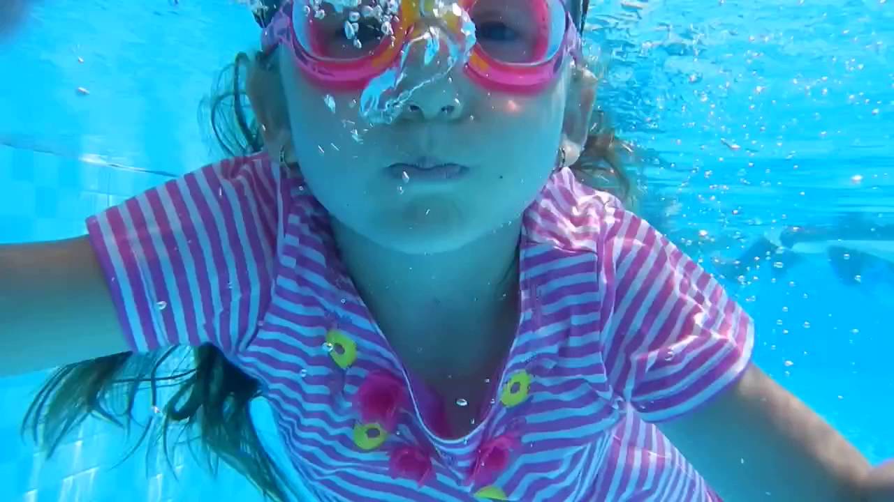 Swim, kiss and have fun - filmed under water - YouTube