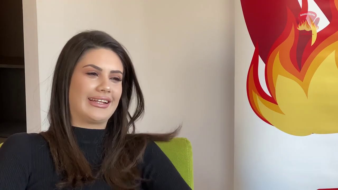 Zesko Stolce so Barbara Popovic - Zosto pukna tikvata so Tara? - YouTube