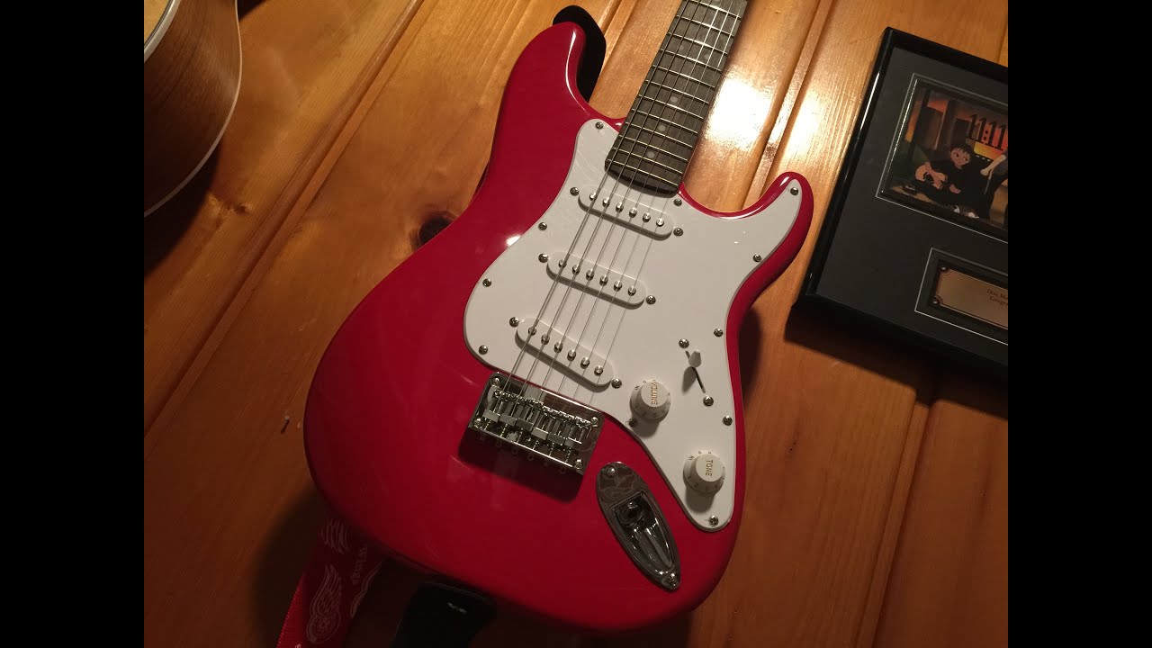 Fender Squire Mini Strat - YouTube