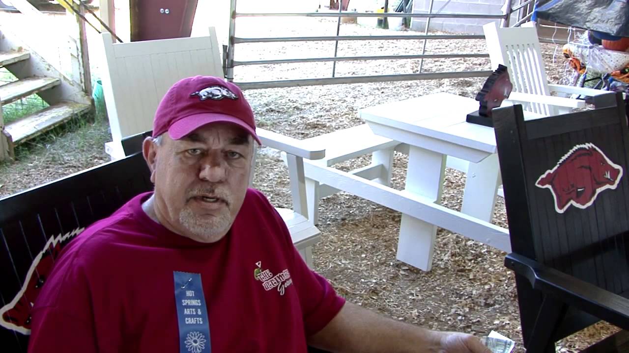 Razorback Jacks Rocking Chairs Hope Arkansas - YouTube