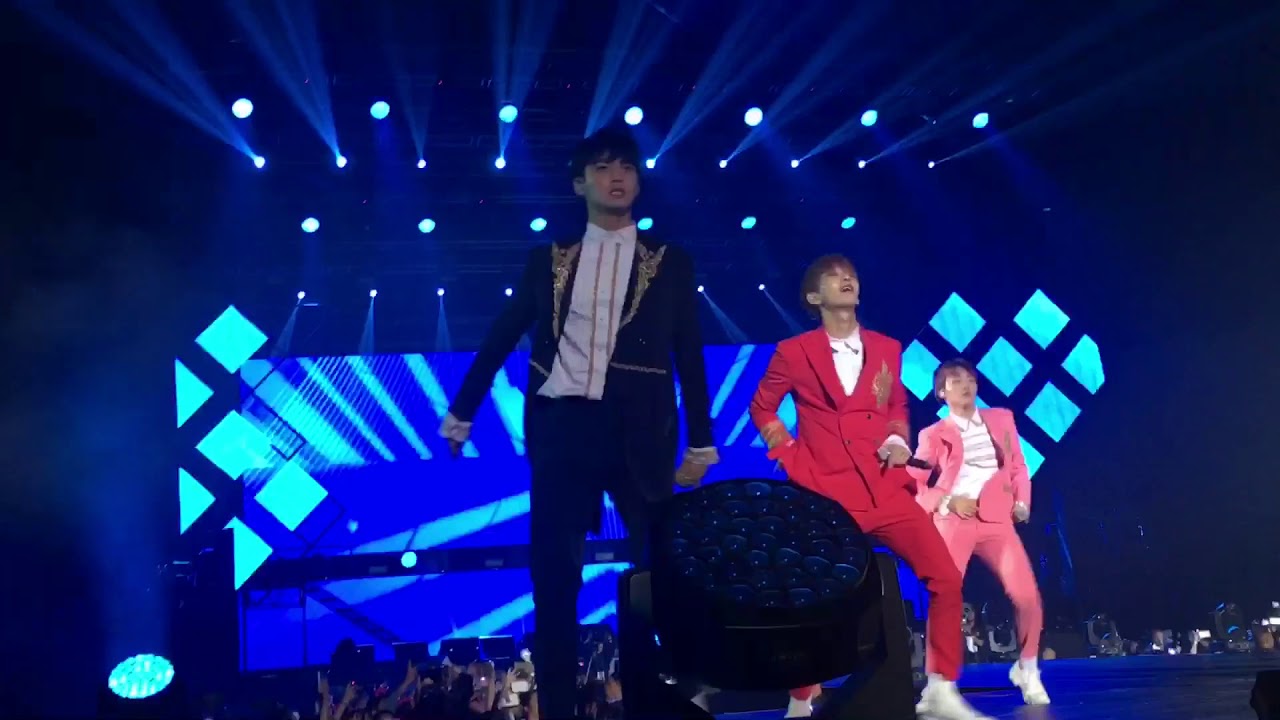 SEVENTEEN Still Lonely Diamond Edge Manila 171006 - YouTube