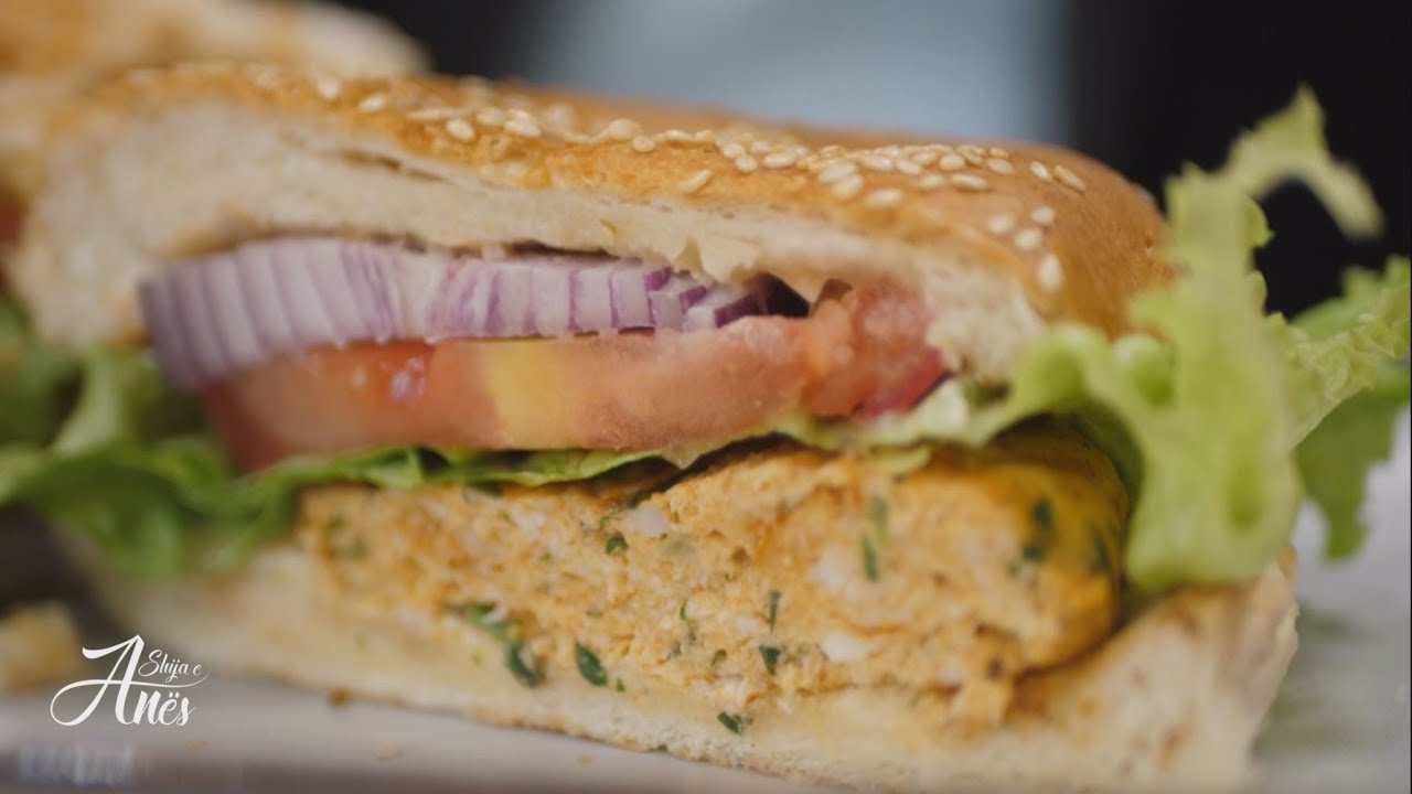 Shija e Anës | Hamburger me mish pule super i lëngshëm - YouTube